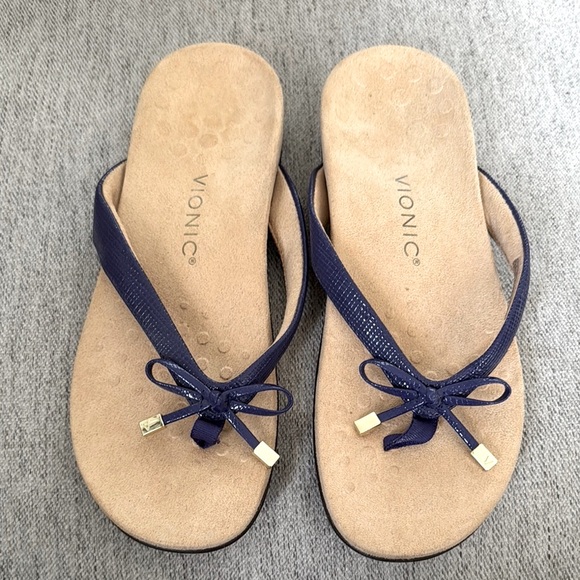 Vionic | Shoes | New Vionic Tan And Purple Sandals With Bow Detail ...
